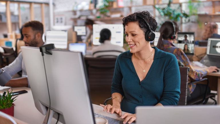 Wireless Headsets and Headphones for Office, Music & Sport | Jabra