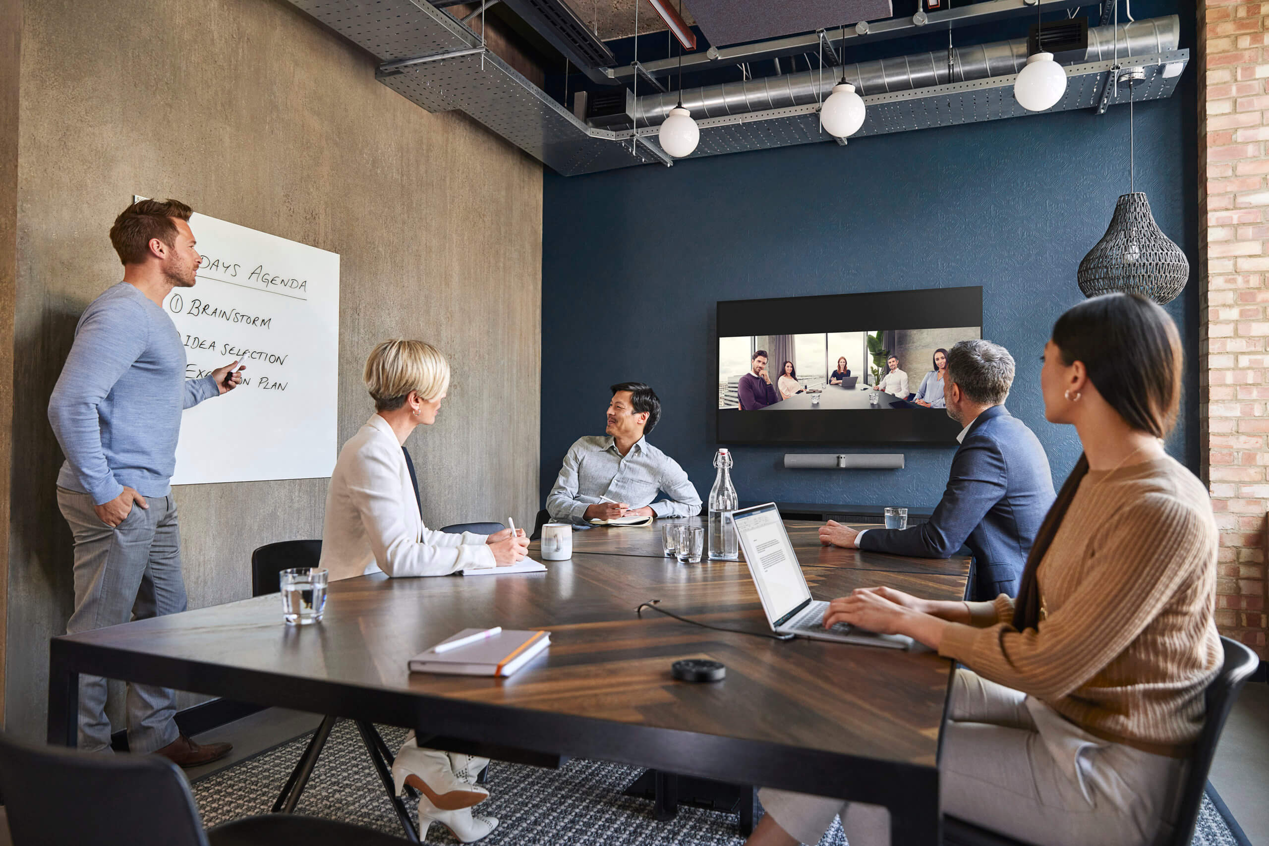 How video sparks creativity and innovation in hybrid work · Jabra Blog
