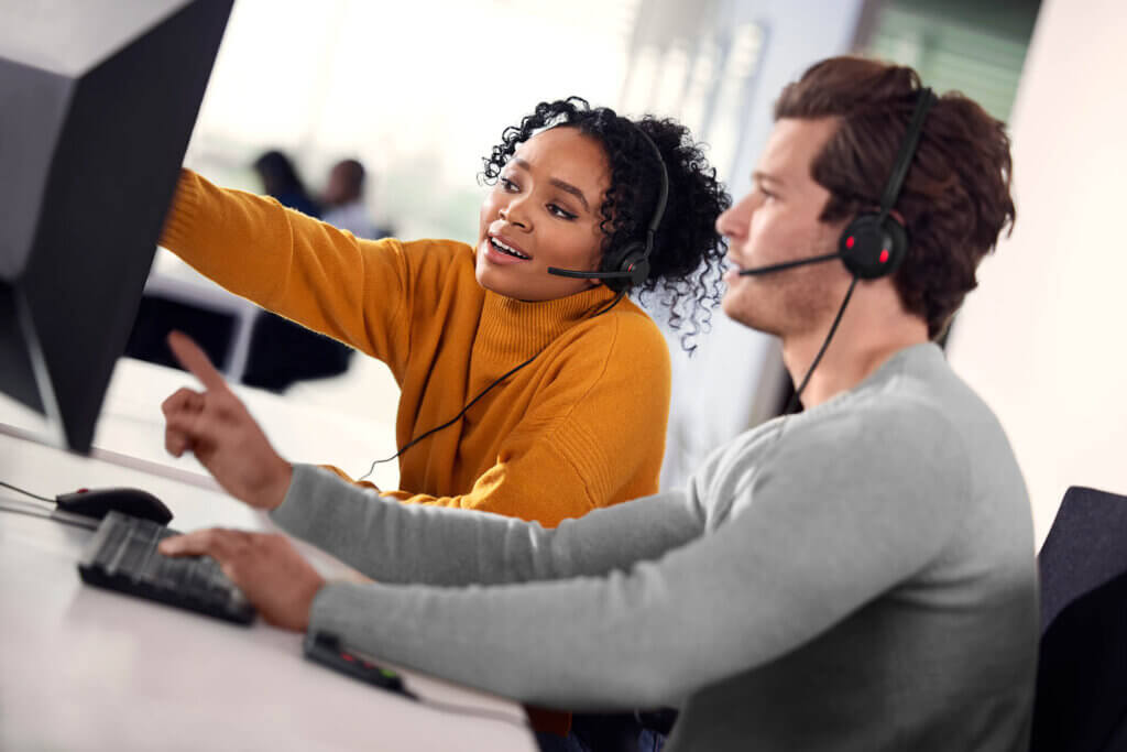 Building engaged and empowered hybrid contact centers · Jabra Blog